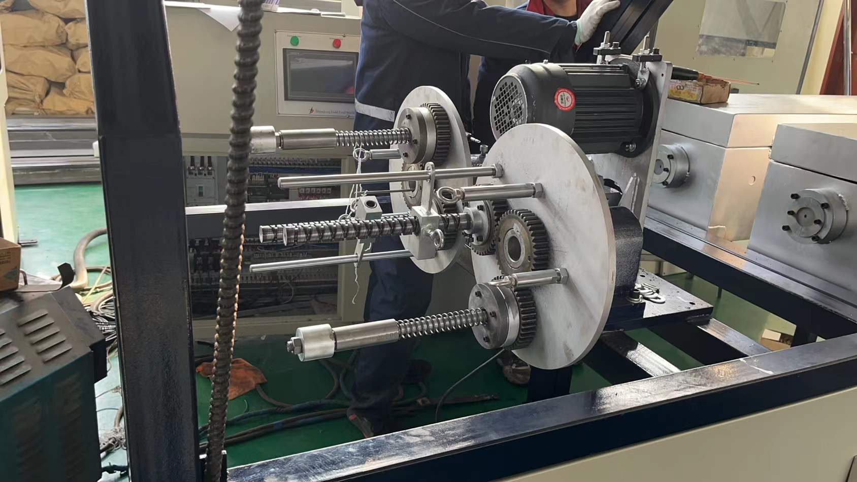 Machine à barres d'armature FRP